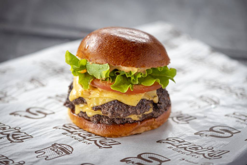 Sócio do Quintal deBetti inaugura a Sheikh Burgers, no MorumbiShopping